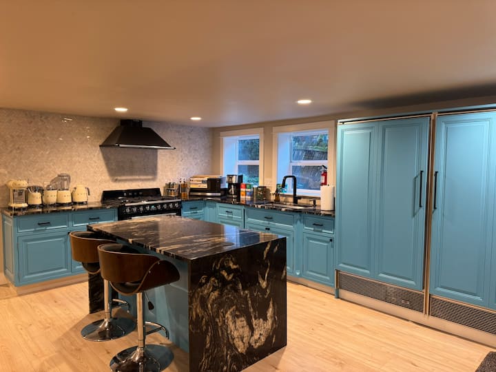 Modern Cozy & Private Retreat With Deck/seating - Portland, OR