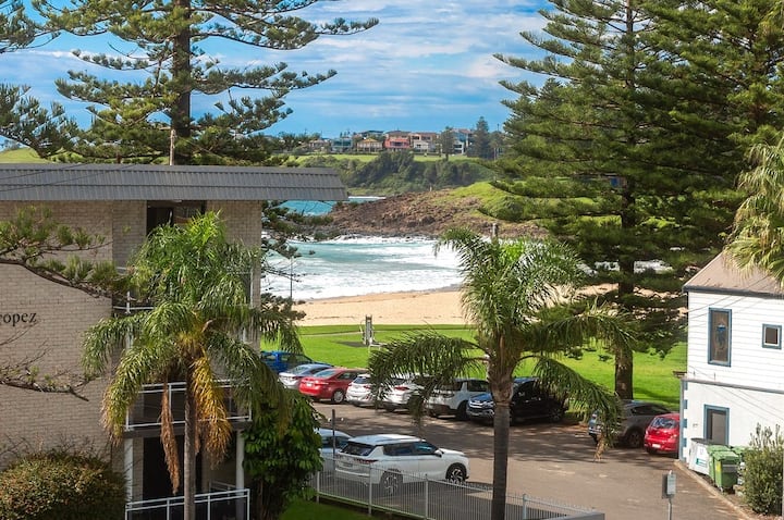 Surf Beach Bathers - Gerringong