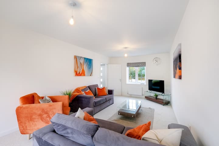 Bicester Village 6 Bedroom 3.5 Bathroom House - ビスター