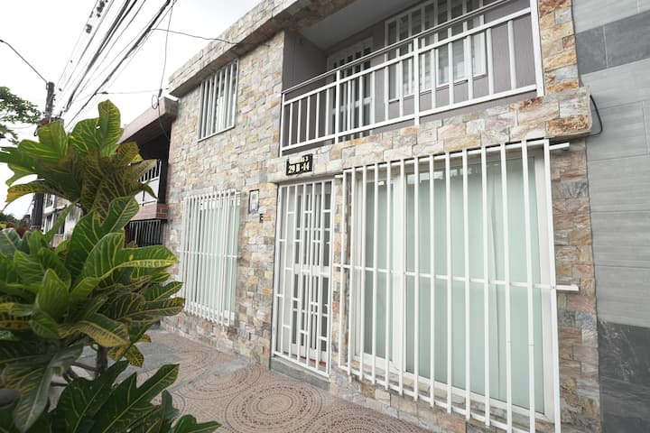 Casa Familiar Cerca Del Centro Y Av Circunvalar - Pereira, Colombia
