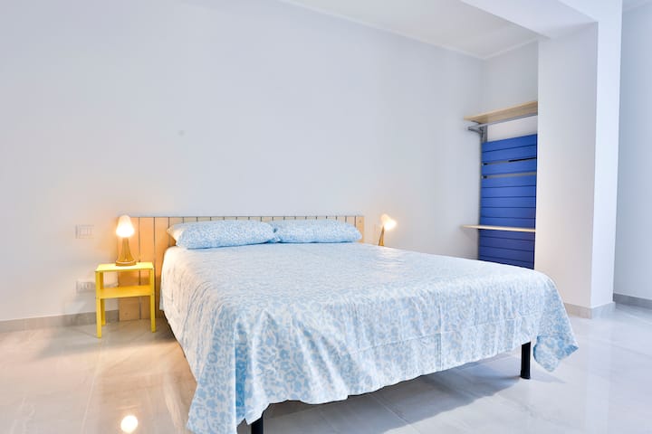 Guesthost - Casa Angela Apt Few Steps From The Sea - Salerne