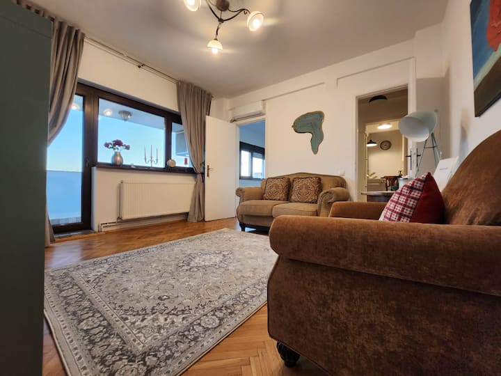 Art Deco Retreat In The Heart Of The City - Bucharest