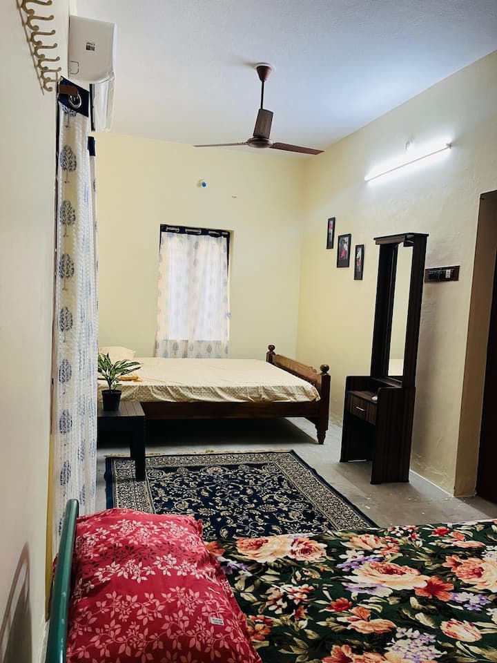 The Galaxy Homestay - Tiruvannamalai