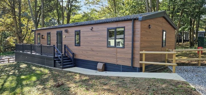 Hazel Lodge - Sleeps 6 - Ipswich