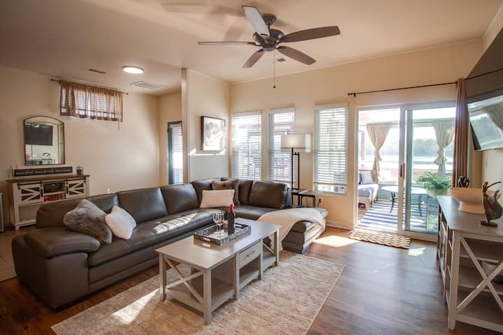 Charming Escape In Grafton! - Grafton, IL