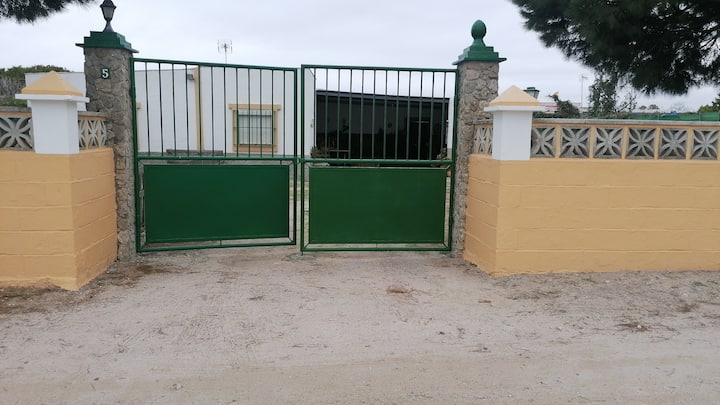 Casa Campo Con Recinto Privado. - Rota