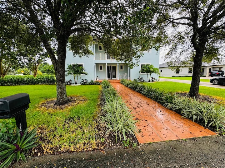 Large Home For Miami & The Keys - Homestead, FL