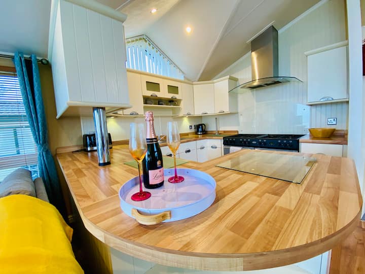 Ocean Bliss Lodge - Devon