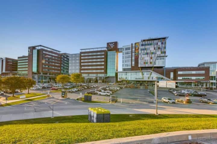 Ruby Wvu Football A Short Walk - モーガンタウン, WV