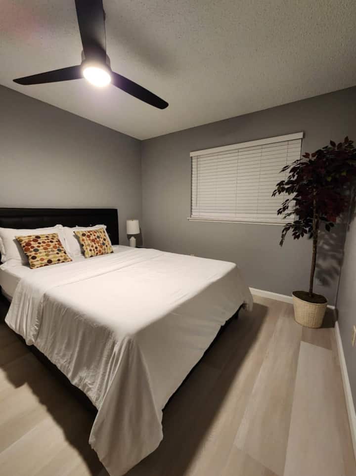Comfy Warm Room In The House! - Sacramento