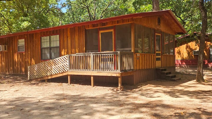 Cedar Creek Lakeside Lodge - Trinidad, TX