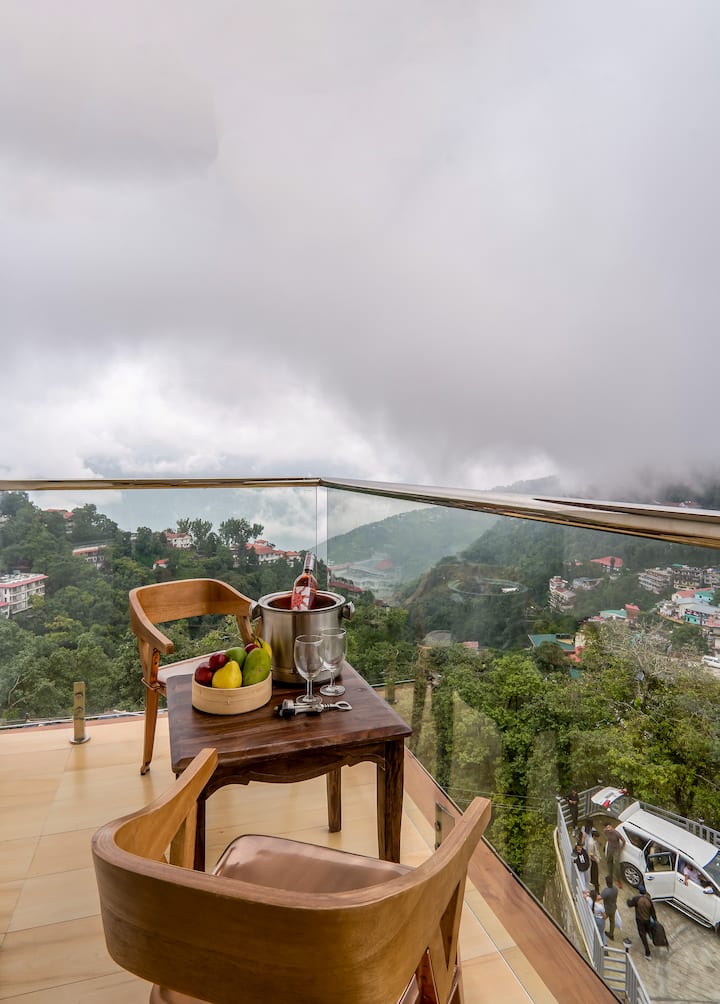 Luxury Valley View Room Wth Balcony On Mall Road - Mussoorie