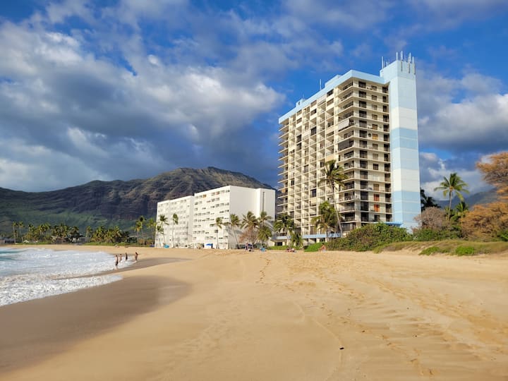 Hawaiian Princess For A Week - Mākaha, HI