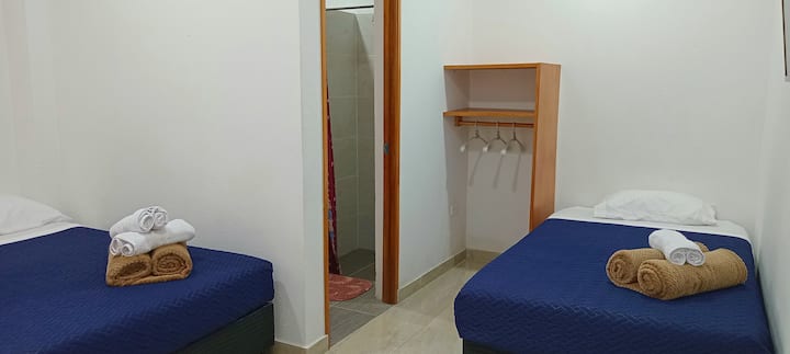 ¡Habitación Múltiple Con Desayuno 103! - La Vega