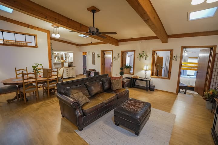 Mount Dora Charm | Cozy Stay At Local Brewery - Mount Dora, FL