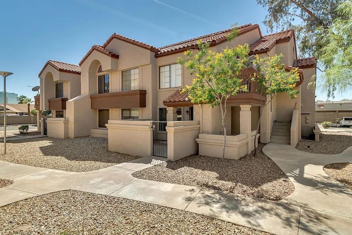 Cozy Condo With Private Patio - Mesa, AZ