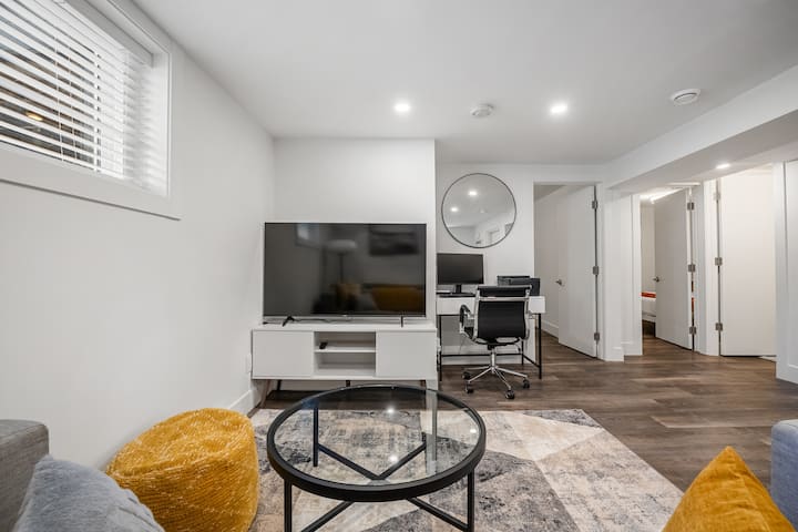 Uofc | River! | Close To Hospital | Cozy Suite - Calgary