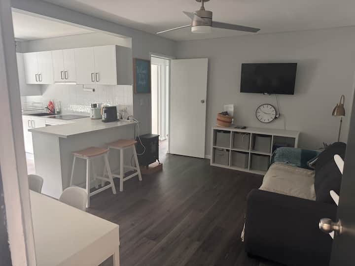 Beachside Hideaway - University of Wollongong, Wollongong campus