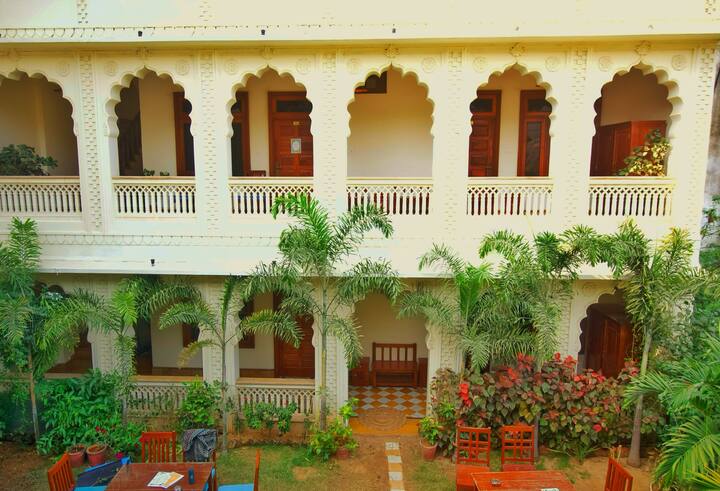 Banana Boutique Stay /Heritage Mountain View Room - Pushkar