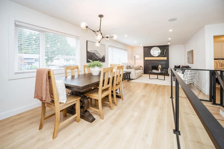 Modern Upper Level Stay - Pitt Meadows
