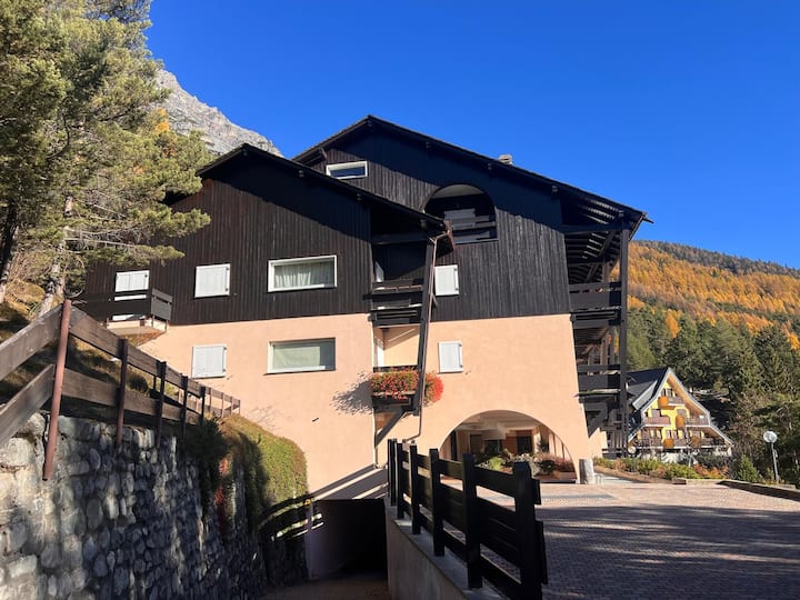 Terme, Escursioni E Sci.
Ai Piedi Dello Stelvio. - Bormio