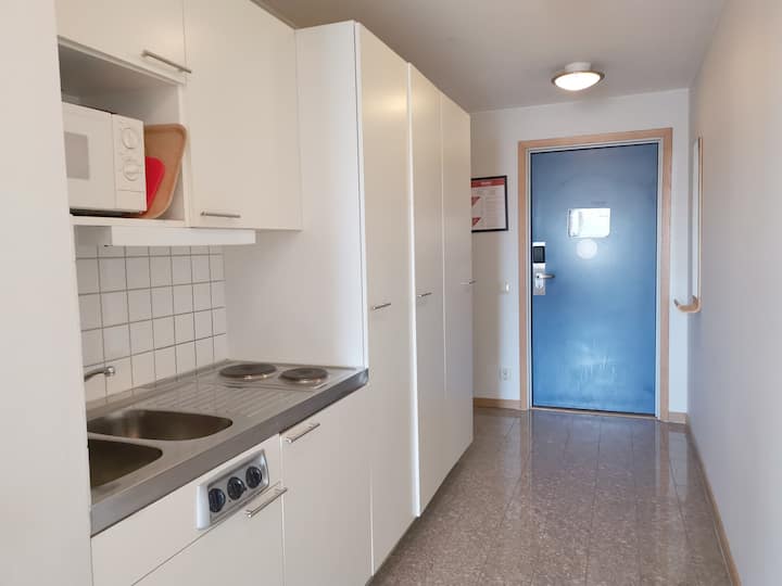 Spacious Studio Apartment In Solna - Stockholm