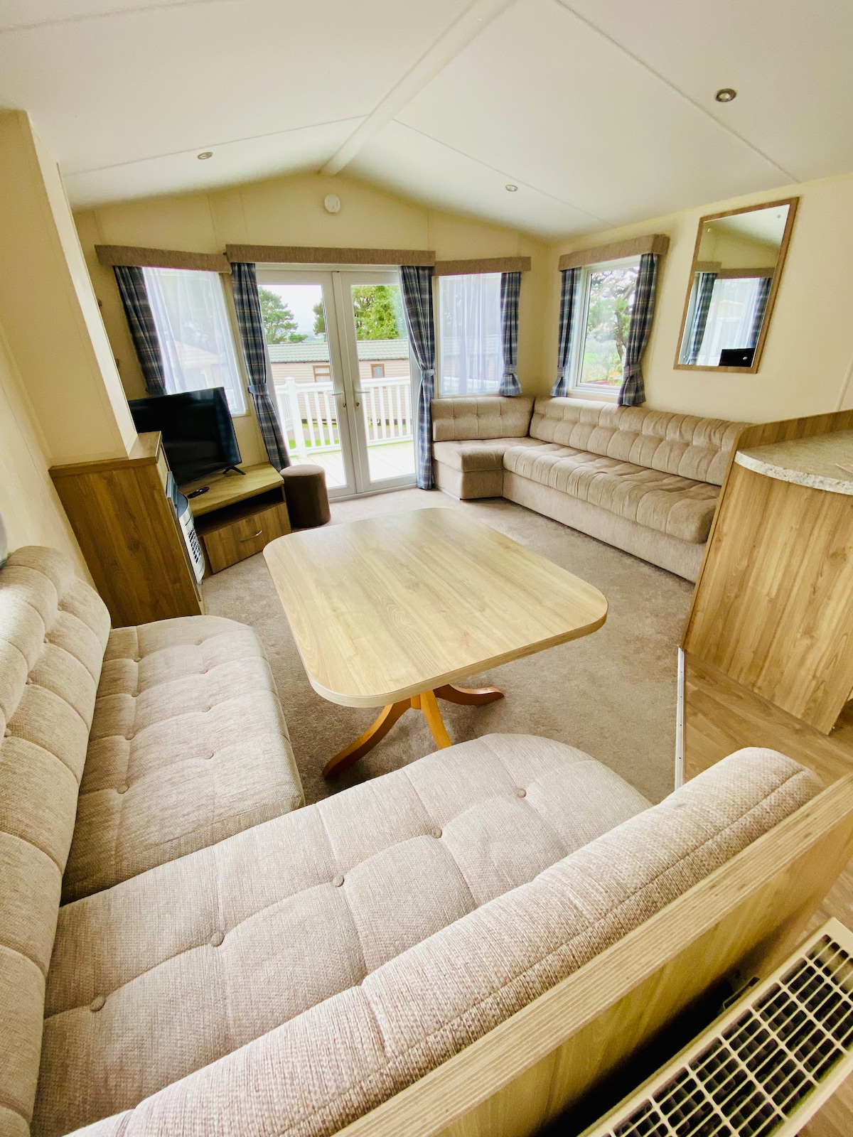 Saffron Fiesta Caravan Newquay - Houses for Rent in Cornwall, England ...