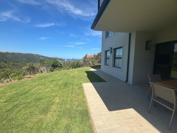 Modern Holiday Pad In Plett - Plettenberg Bay