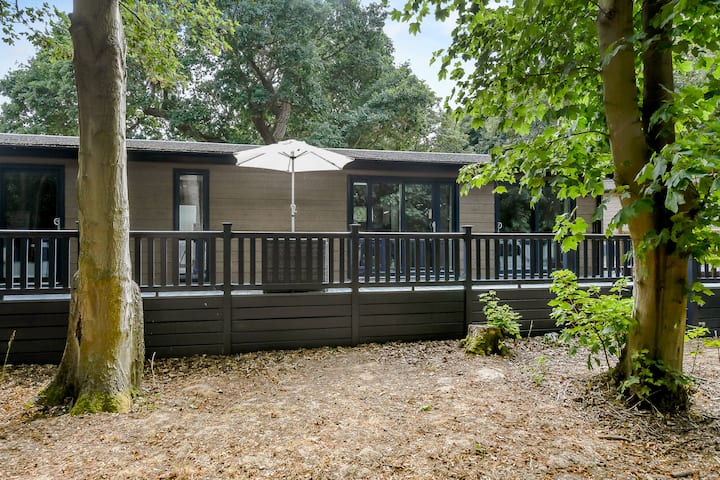 Rose Lodge - Sleeps 4 - Ipswich