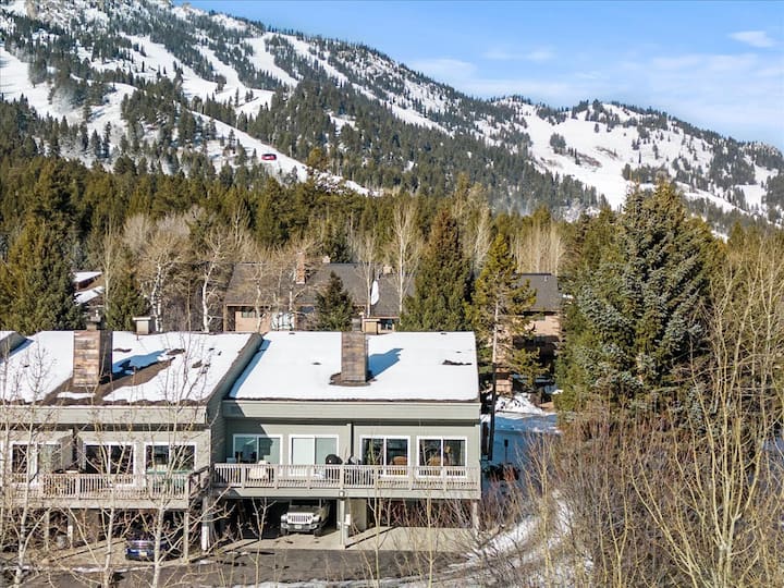 Ski In/out 4 Bed/3 Baths + Sauna - Jackson Hole, WY