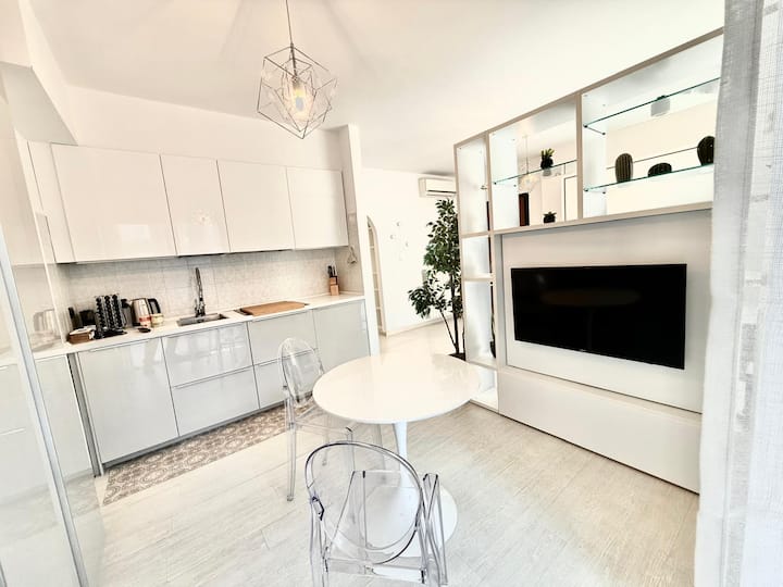 [Live House] Attico, Ampio E Luminoso Monolocale - Monza