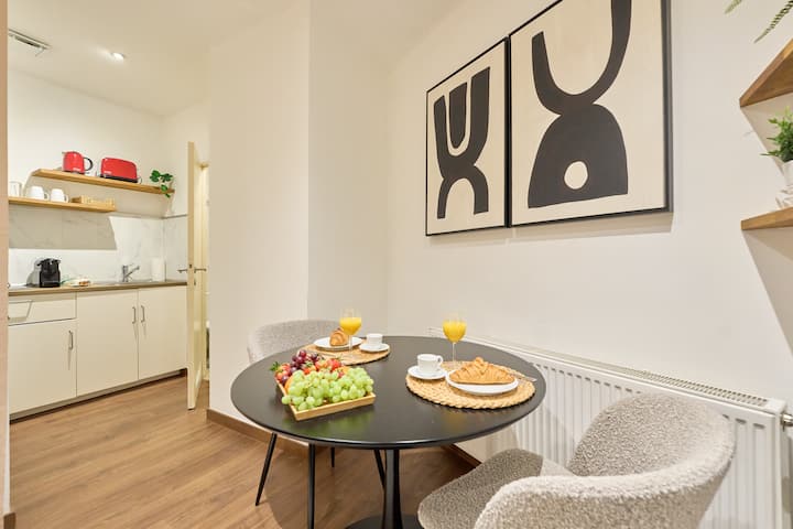 Efficient Studio In Prime Brussels - Elsene