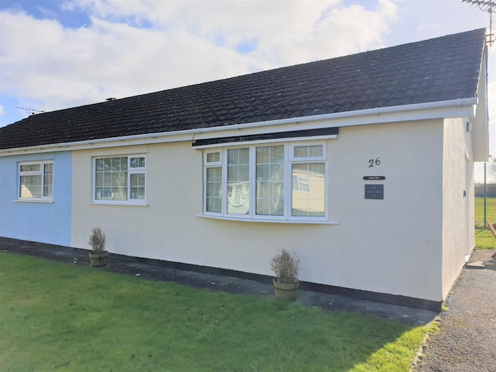 Awel Y Mor. Two Bedroom Chalet - Rhossili