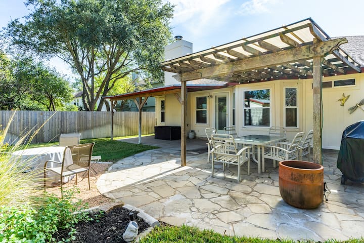 Cozy 3br Retreat W/outdoor Dining & Bbq Grill - Pflugerville, TX