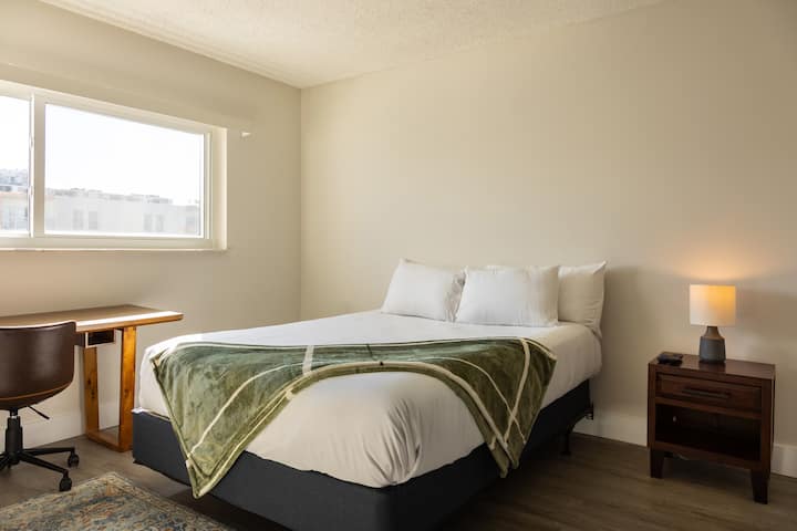 1br With Kitchen, Free Parking Close To Beach! - North Miami, FL