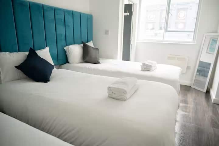 Sevenstay Bold 1 - Liverpool
