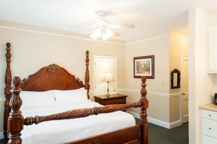 Jennifer Suite At Lake Lure Inn - レイク・ルーア, NC