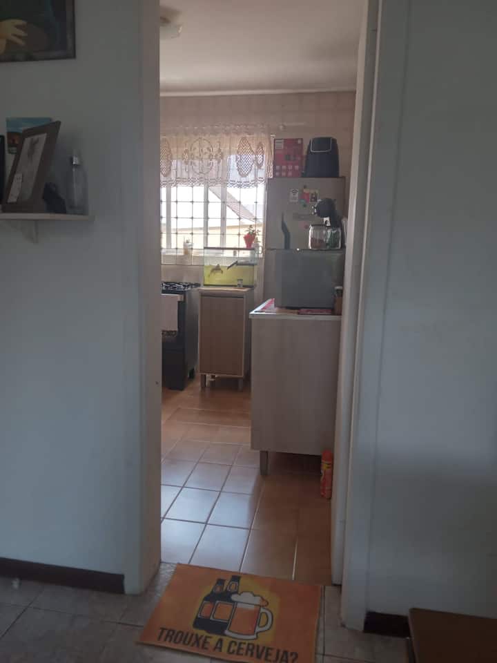 Quarto Casal- Apto Compartilhado - 1 Vaga Garagem - Ponta Grossa