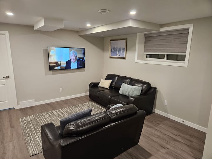 Elegant And Cozy Private 2-bedroom Suite - Winnipeg