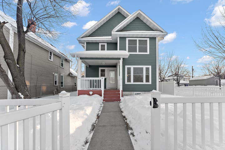 Cozy 4br Home, Perfect Getaway! - Saint Paul, MN