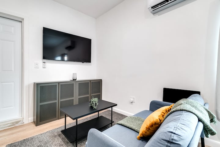 Coral Way Studio In Quiet Area +  Fast Internet - Key Biscayne, FL