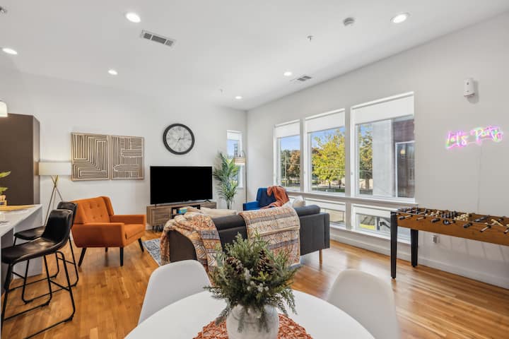 Aquara 2bdtownhouse: Dt Walkable, Modish & Sharp! - Dallas