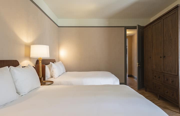 Double Queen Suite At Gjelina Hotel - Venice Beach, CA