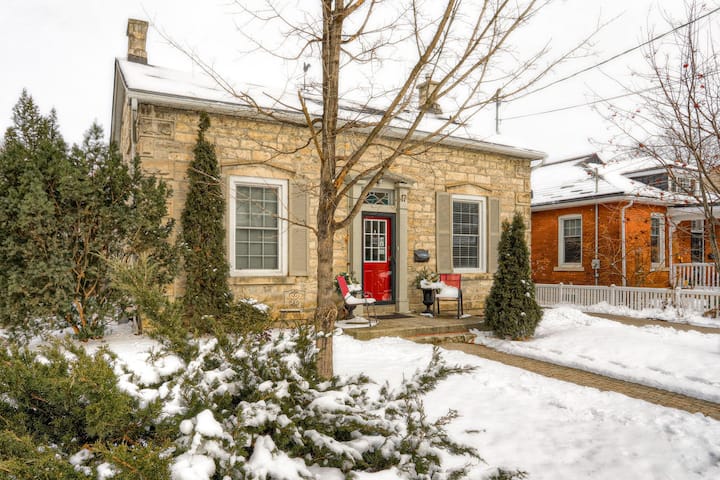 Red-door Cottage - Garden Suite - Guelph