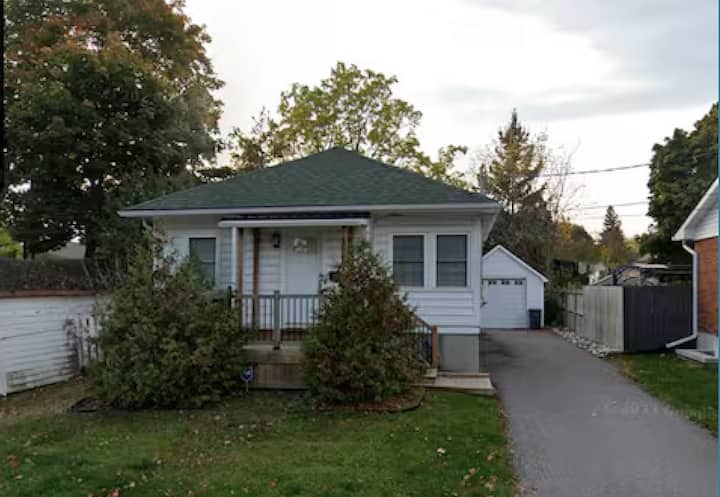 Quiet & Comfortable Home - Kingston, Canada
