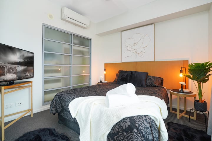 The Black Pearl - Infinitypool, Cbd & Gym - Darwin