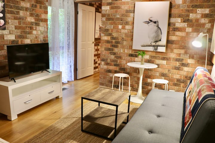 Guest Suite - Leafy, Near Train/bus, Yarra Valley - Gippsland