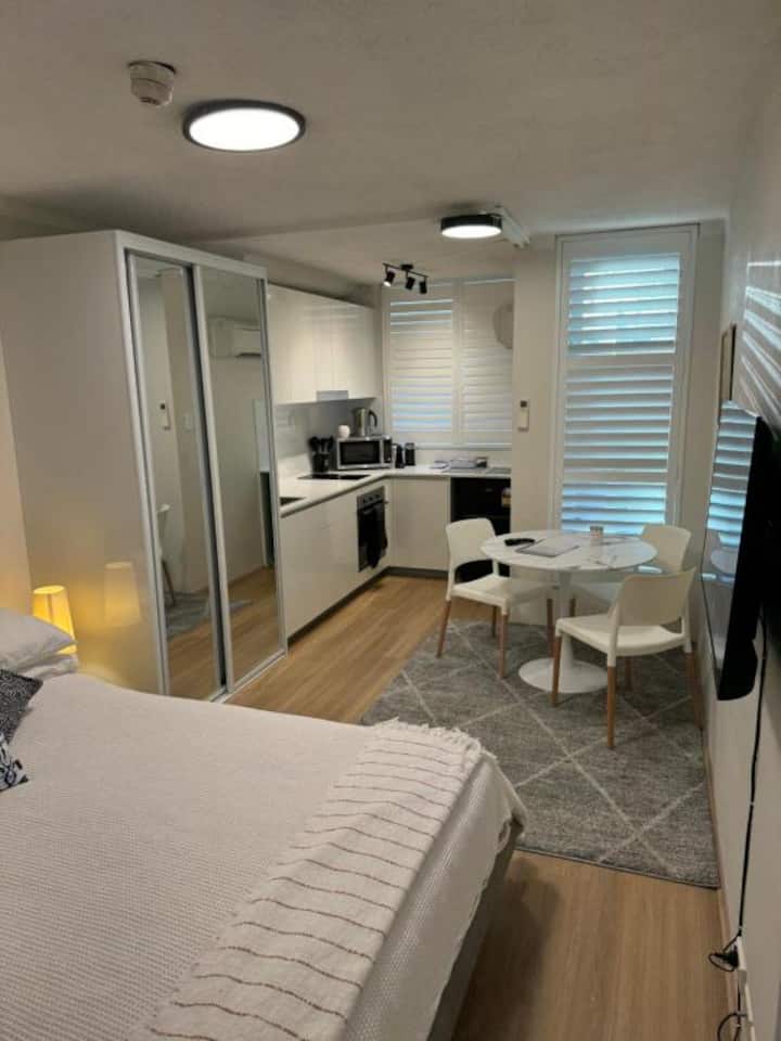 Modern Studio W/pool Just Off Oxford St - Surry Hills
