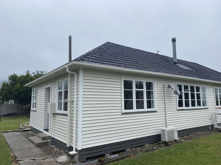 Renovated State House Beauty - Reefton