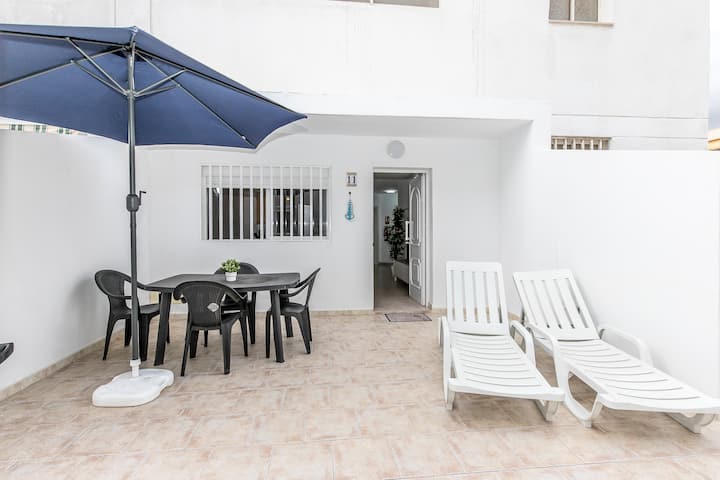 Relax By The Sea At Medano Retreat, Terrace & Pool - El Médano